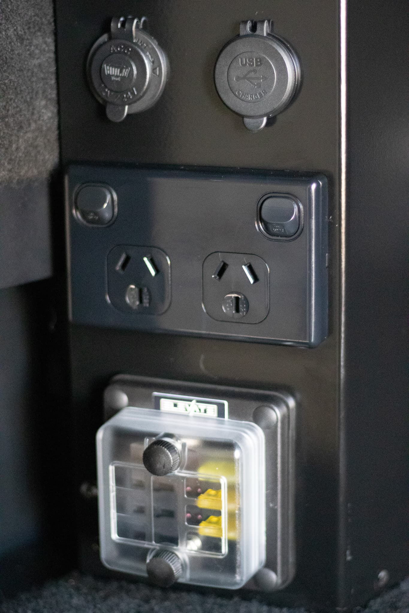 Fuse Blocks and Outlets